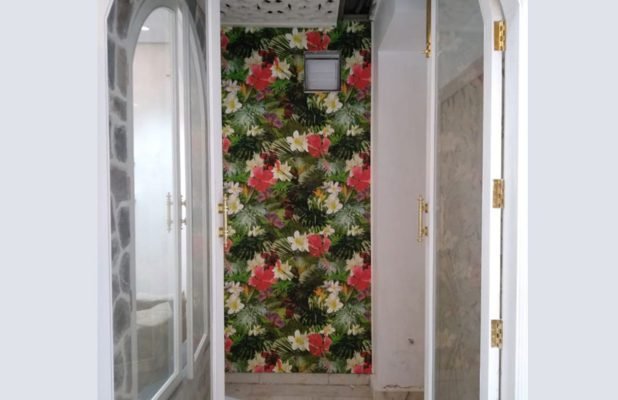 Flowers Wall* – Saket – Print A Wallpaper