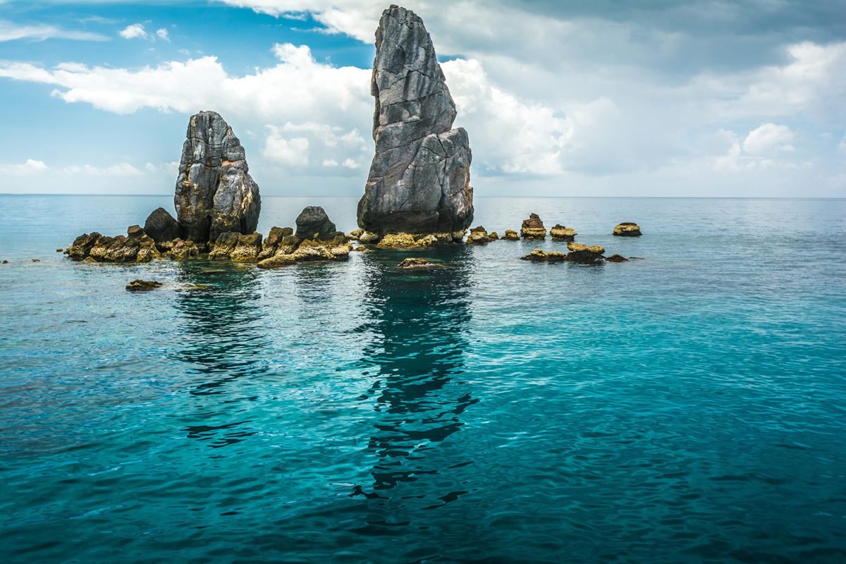 Twin Rocks In Water – Print A Wallpaper